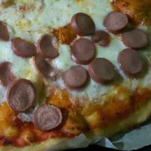 Ricetta della Pizza ai wurstel e mozzarella - Koccok.it